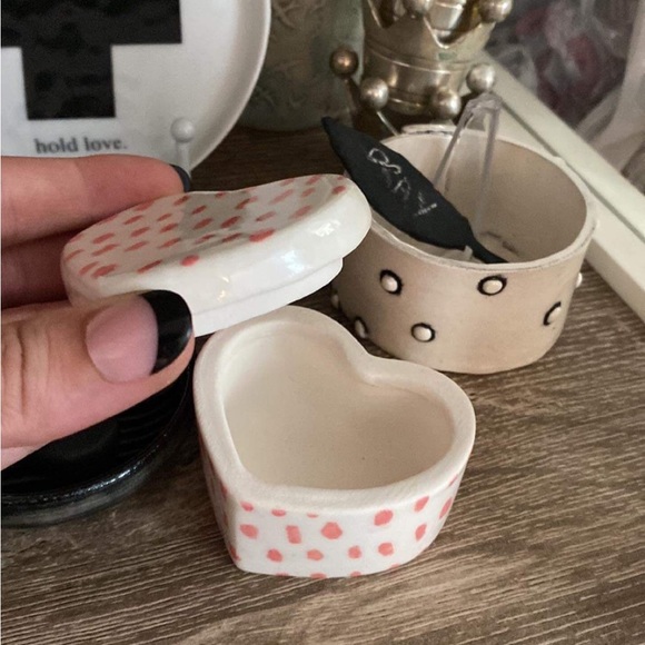 susan hanft | Accents | Susan Hanft Heart Box Rare Pink Hearts Ceramic ...